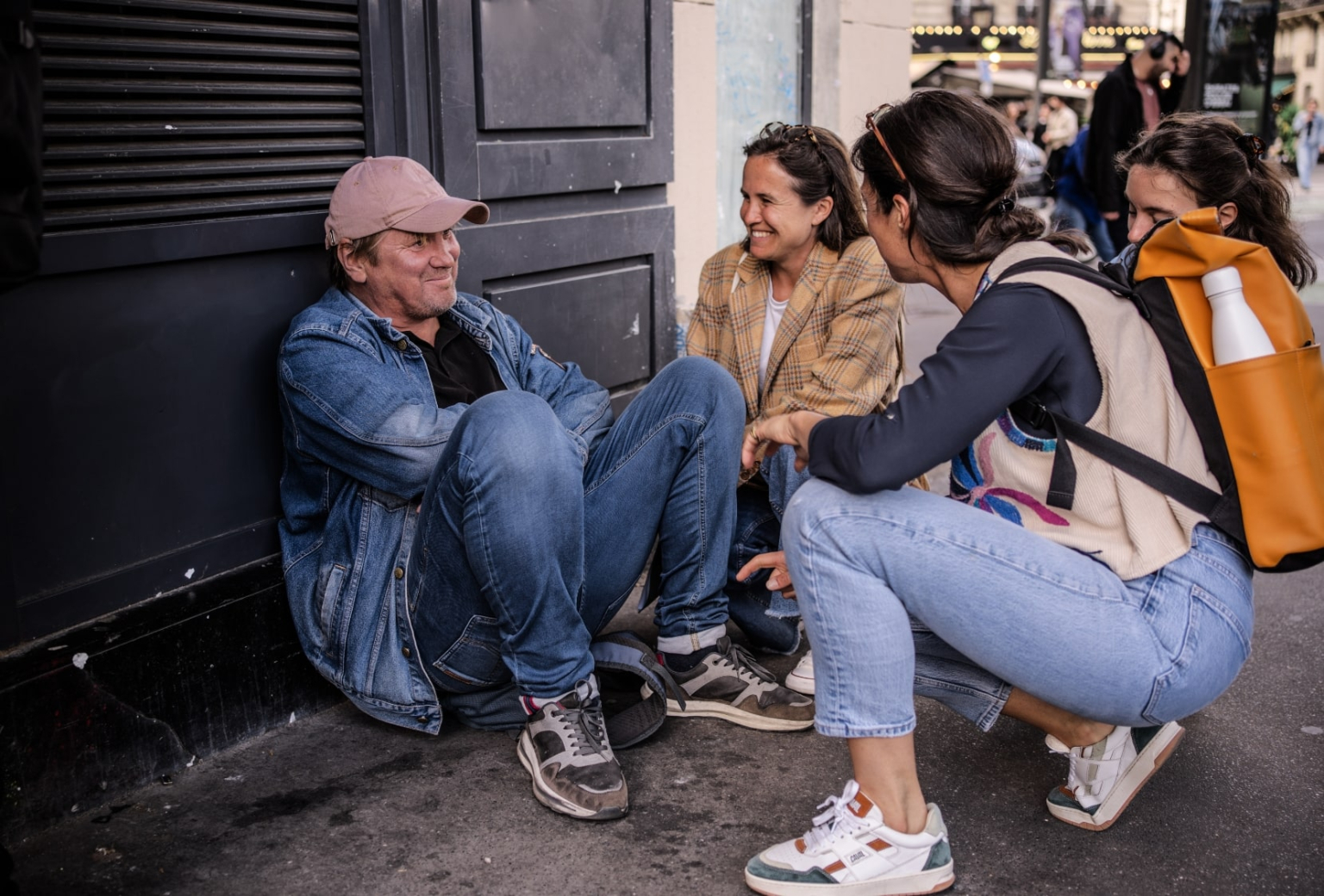 Définition prostitution - Aux captifs, la libération